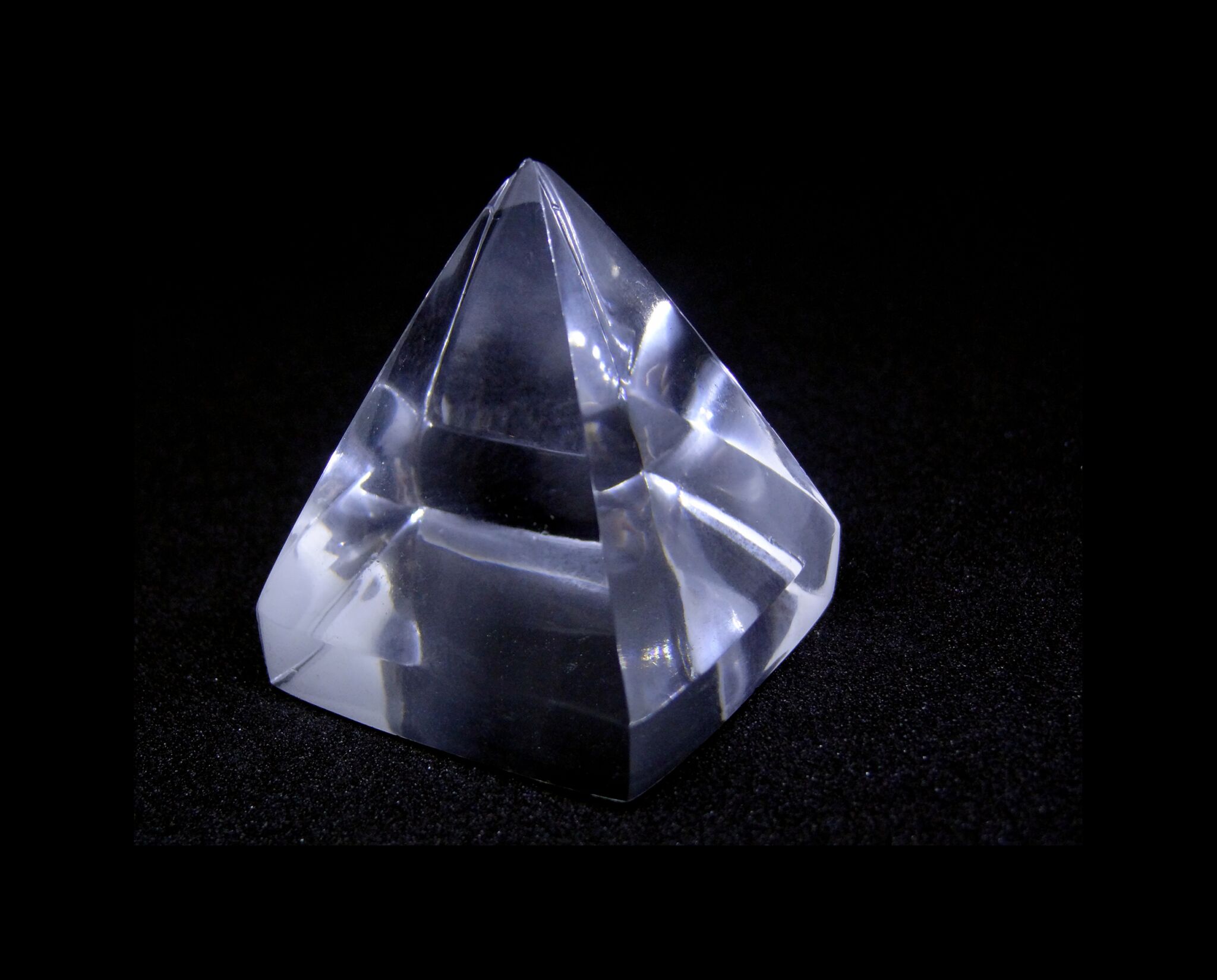 Sphatik ( Quartz ) Pyramid ( 60 - 62 Grams ) approx - Himalaya ...